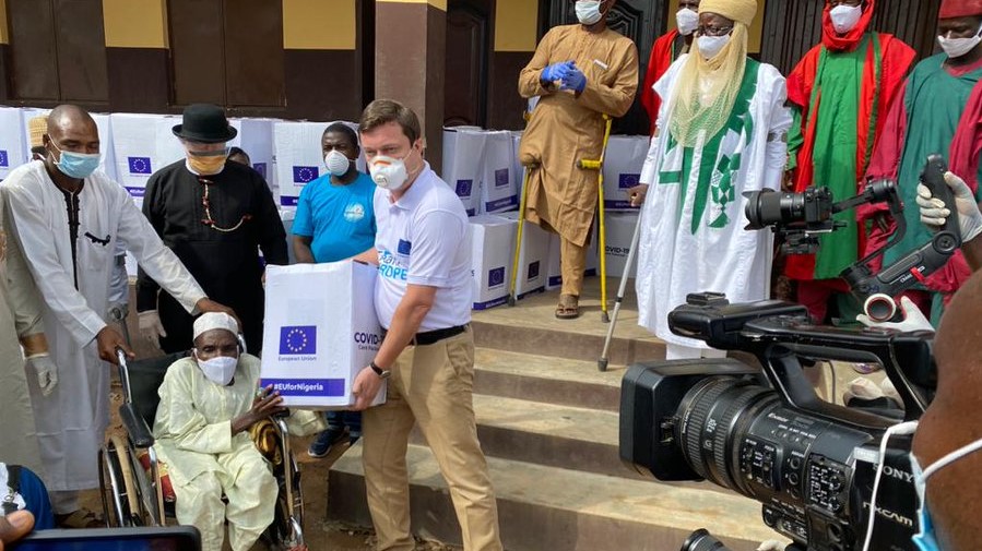 EU Distributes Over 2000 Food Packages To Poor Abuja Households - HumAngle