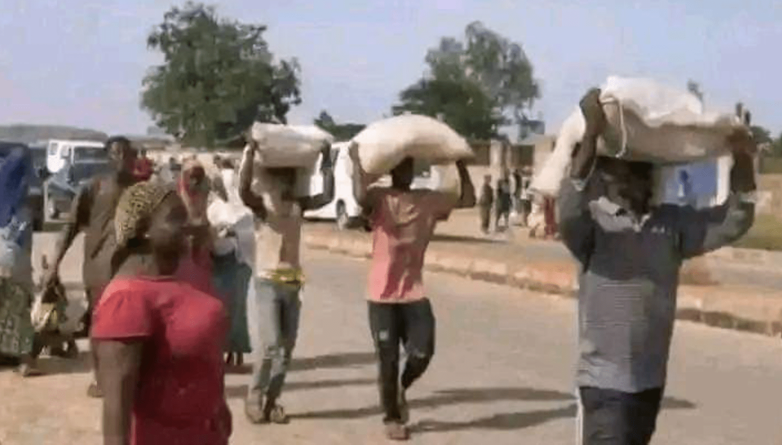 Cost Of Living Crisis: Soldiers Fire On Grain Store Looters In Nigeria ...