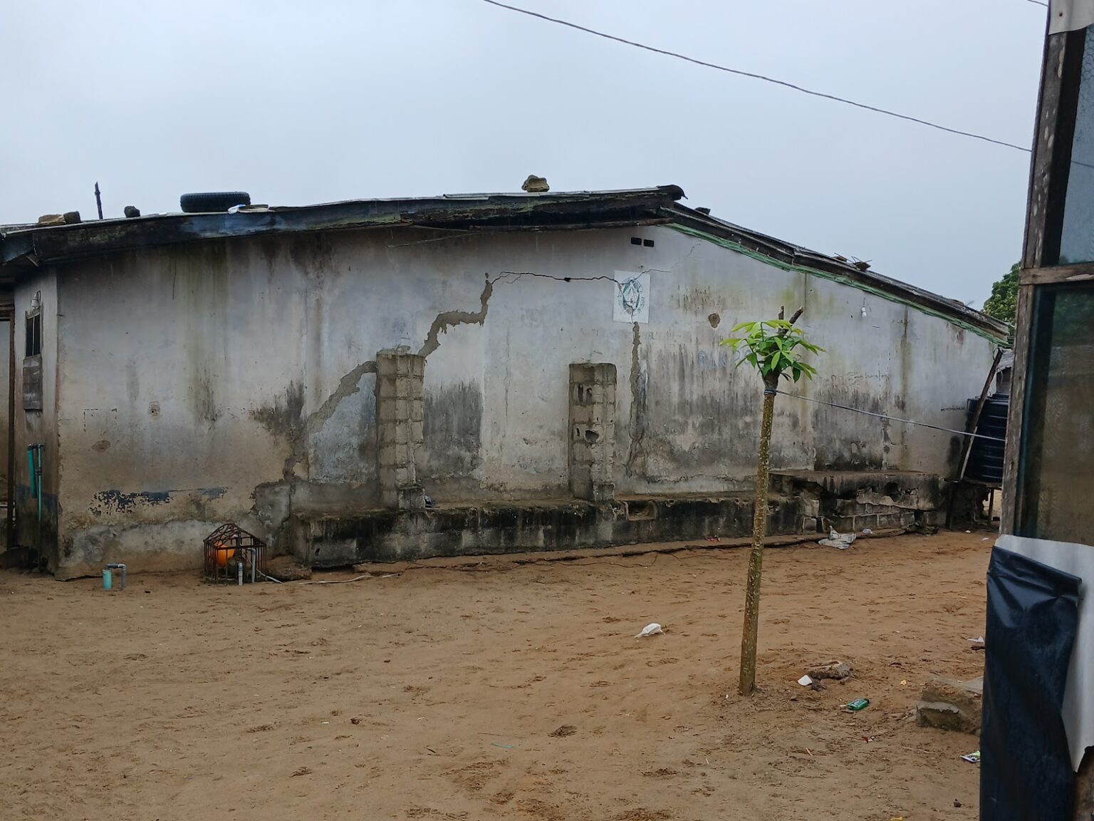Inside The Deplorable Army Barracks Housing Nigerian Soldiers [Photo ...