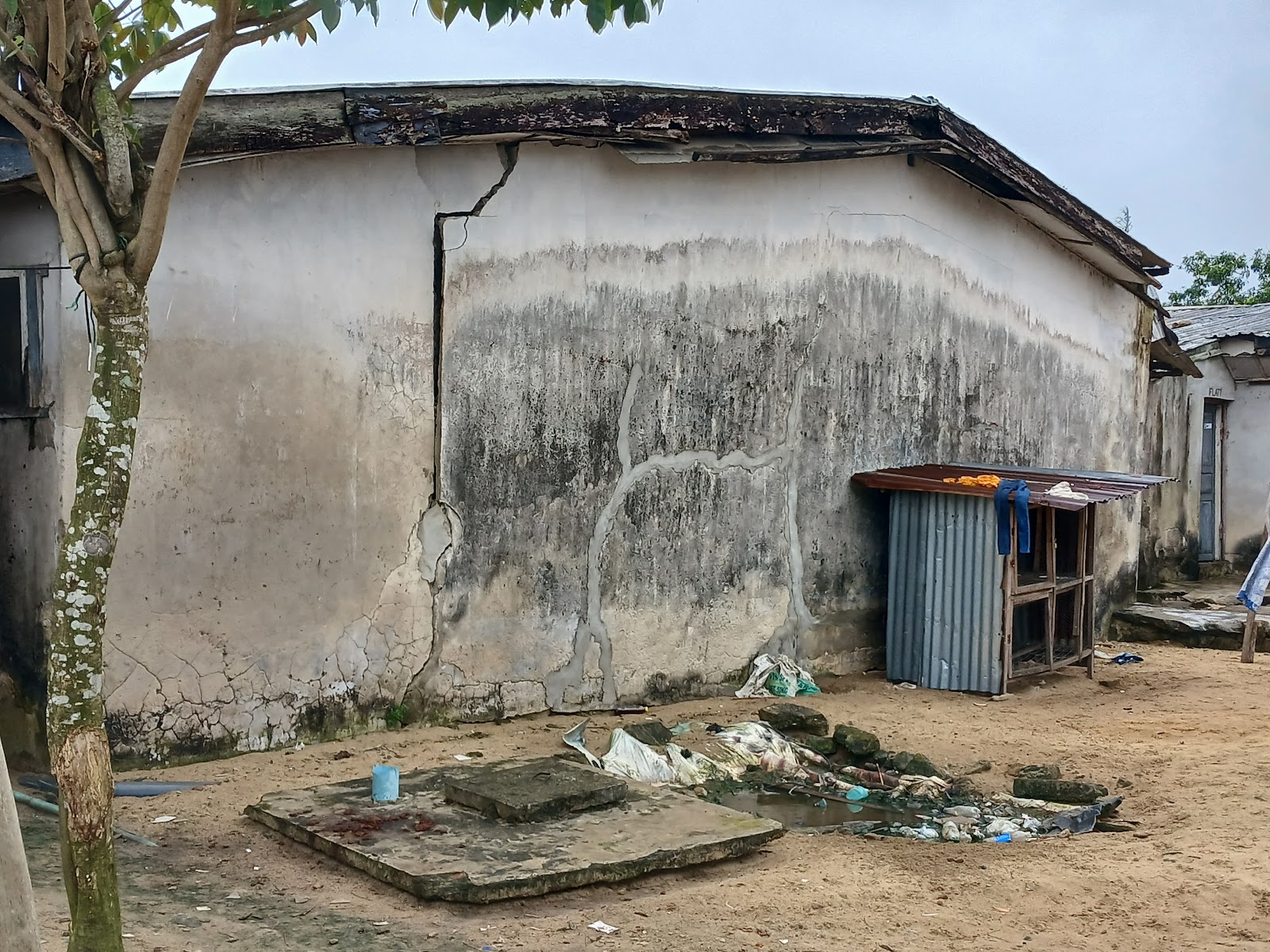 Inside The Deplorable Army Barracks Housing Nigerian Soldiers [Photo ...