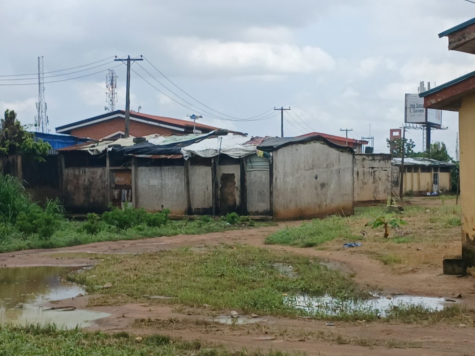 Inside The Deplorable Army Barracks Housing Nigerian Soldiers [Photo ...